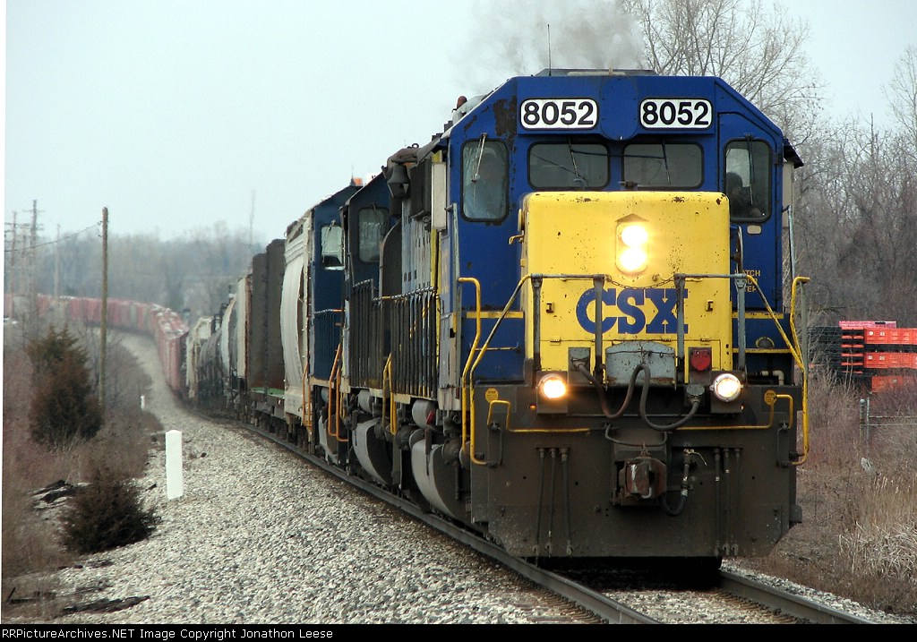 CSX 8052 leads 72 cars east on L326-21